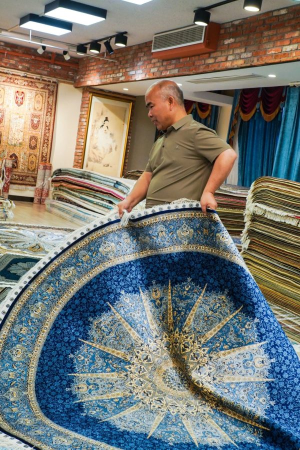 More Than 8,000 Square Feet Of Handmade Silk Carpets Will Be Sent To ...