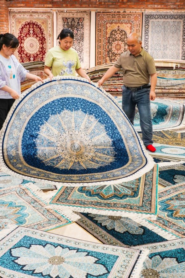 More Than 8,000 Square Feet Of Handmade Silk Carpets Will Be Sent To ...