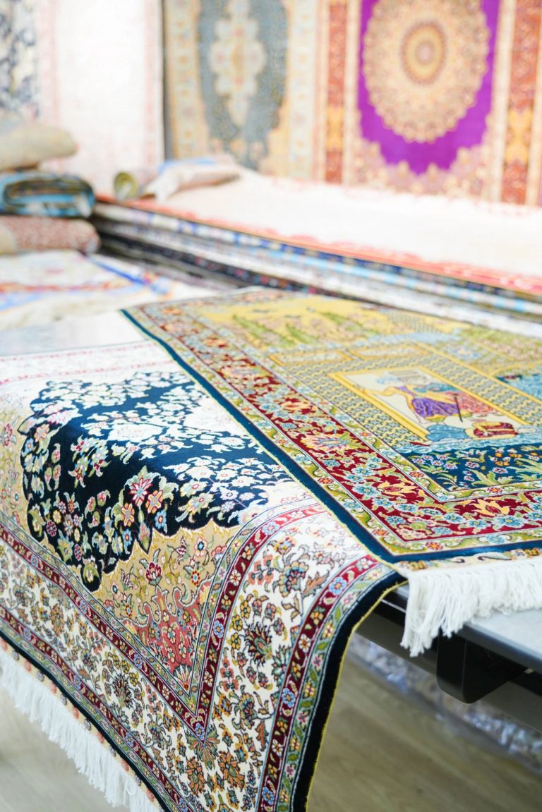 3,000 Square Feet Of Hand Knotted Silk Carpets Are Shipped To The USA ...