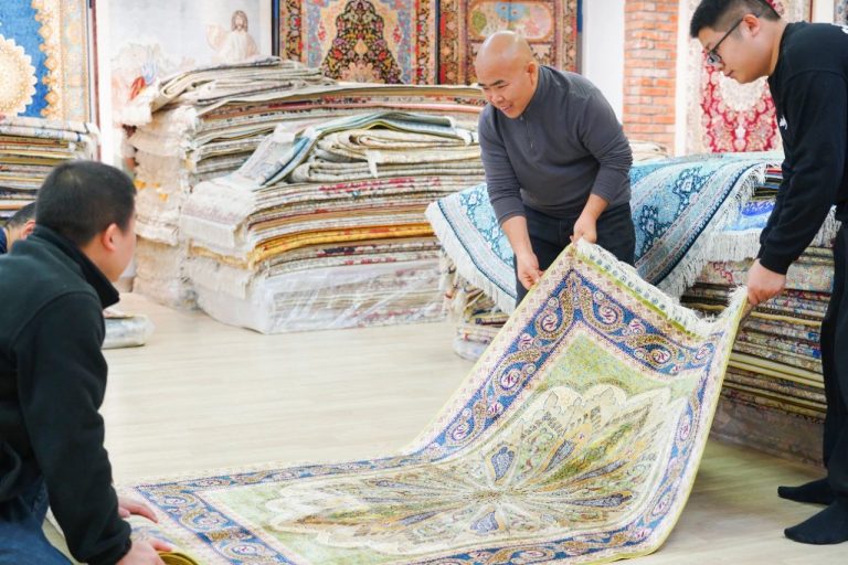 3,000 Square Feet Of Hand Knotted Silk Carpets Are Shipped To The USA ...