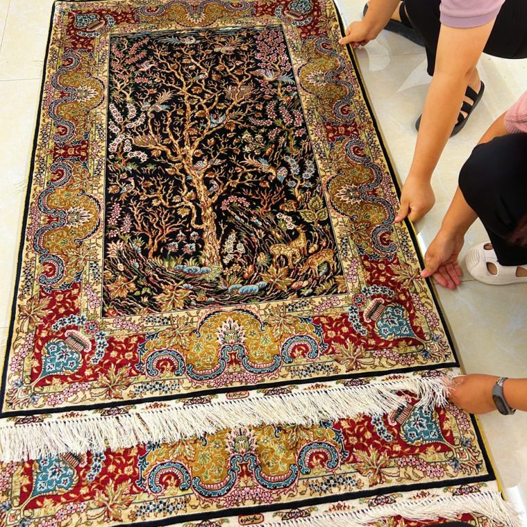 Discover Our Exquisite Collection of Handmade Silk Rugs - Yilong Carpet ...
